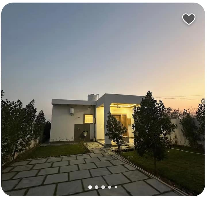 Farm And Float Stay - Rohtak