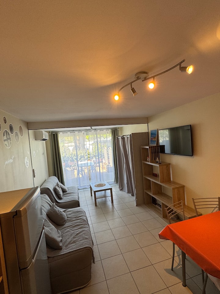 Appart 27m2 + Clim +Terrasse - 6 Pers - 2 Piscines - Aigues-Mortes