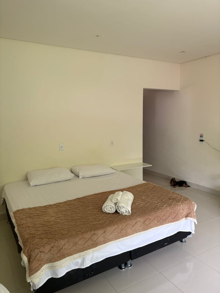 Suíte C/cozinha - 100m  Do Mar -  Estacionamento - Trindade