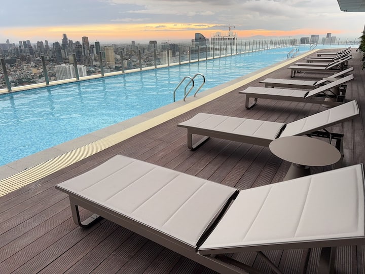 Brand New River-facing Condo Studio | Non-smoking - Cambodia