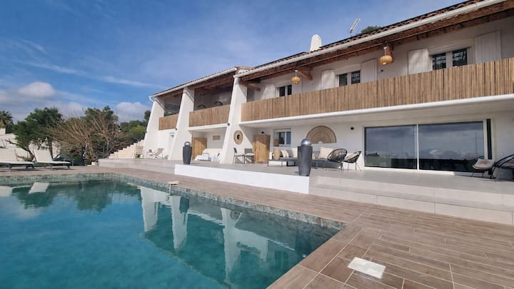 Villa Paseo
 Lieu D’exception A
La Cadière-d’azur - La Cadière-d'Azur