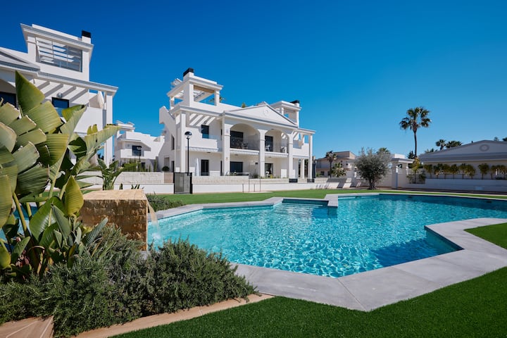 Rojales Poolside Apartment - By Welcomely - Guardamar del Segura
