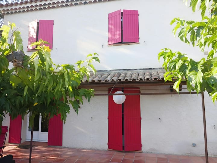 Villa Avec Piscine Privée, Jardin Et Vue - Draguignan