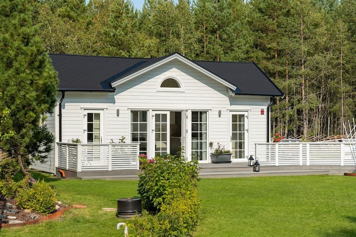 Sjönära Stuga Med Båt – 150 Meter Till Vänern - Karlstad