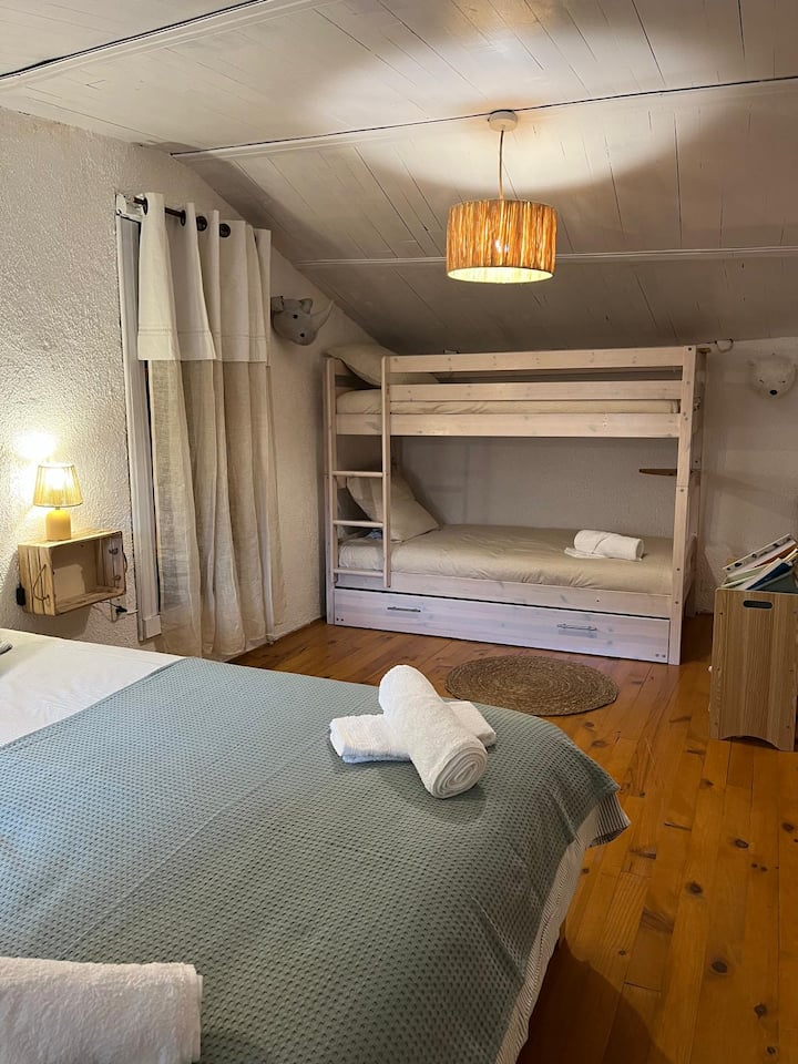 Petit Cocon Avec Jardinet Au Centre Du Village. - La Couvertoirade