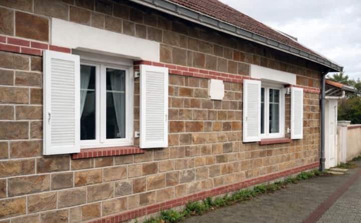 Grande Maison Familiale à Rezé – 5 Chambres - Ibis Budget Nantes Reze Aeroport