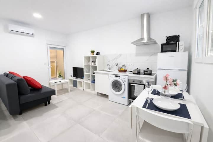 Apartamento A | Complejo Privado | Metro | 4pax - Adolfo Suárez Madrid–Barajas Airport (MAD)