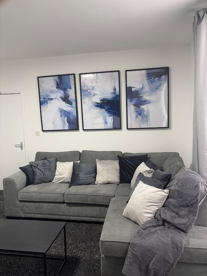 Spacious 5br Retreat W/ Hot Tub & Pool Table - Newcastle upon Tyne