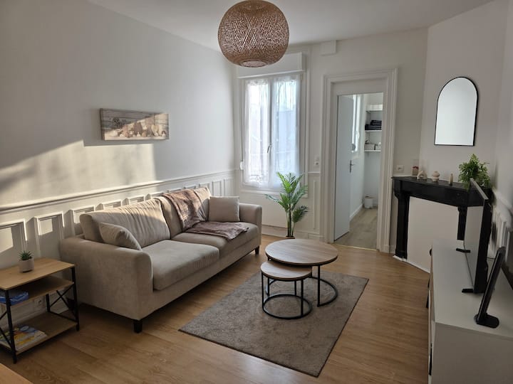 Logement à Proximité De La Cathédrale Et Des Caves - Reims