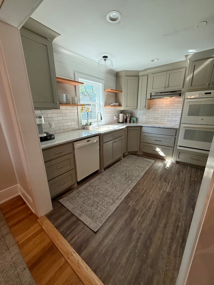 Coastal Cottage Comfort - Abilene, TX