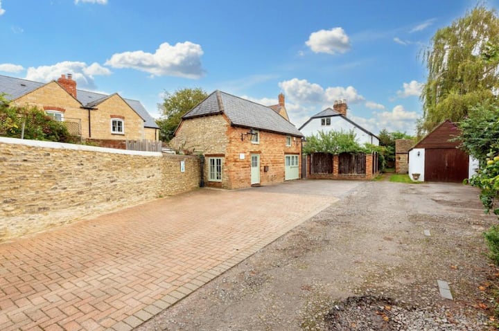 Tinkers Cottage - Bicester