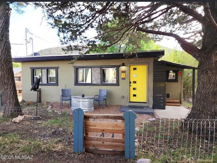 Cozy Cabin With Mountain Views+ Fire Pit - Bisbee, AZ