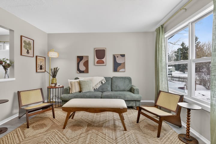 Modern Toledo Retreat | Close To Downtown - Toledo, OH