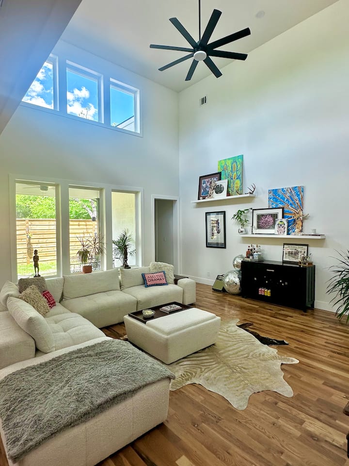 Modern Retreat | Near Bishop Arts, Zoo & Downtown - Highland Hills - Dallas