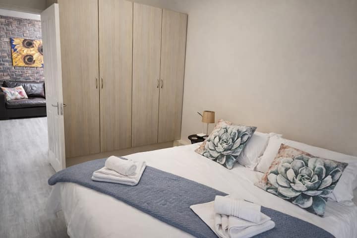 Ca3b Small Budget Flat In Clanwilliam - Clanwilliam