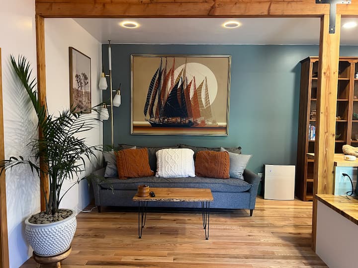 Private Apartment With Spa Bath - Eugene, OR