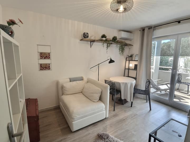 T2 Stay Montpellier: Terrasse, Piscine, P, Tram - Montpellier