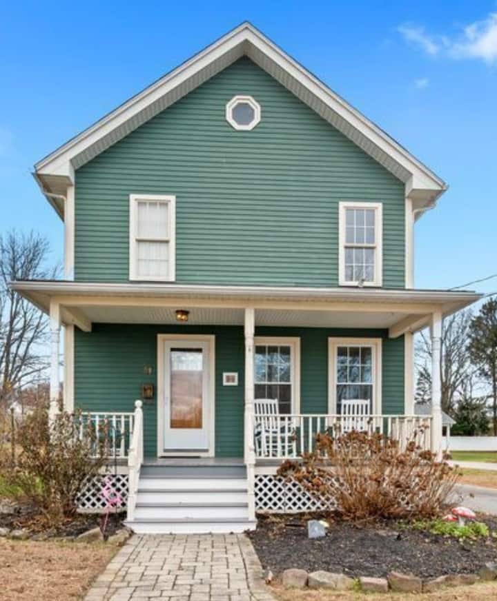 Glastonbury Center Gem - 글래스톤베리