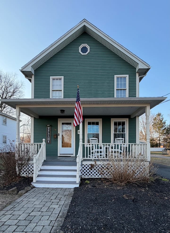 Glastonbury Center Gem - Hartford, CT