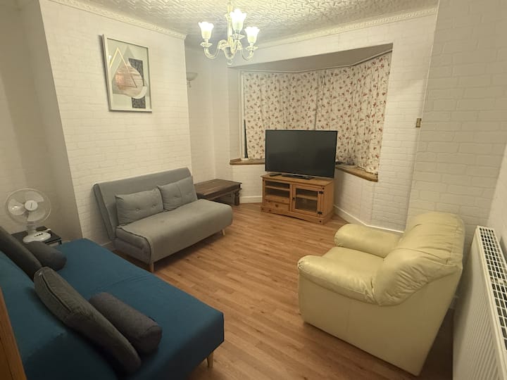 Quiet House In Hull - バーバリー