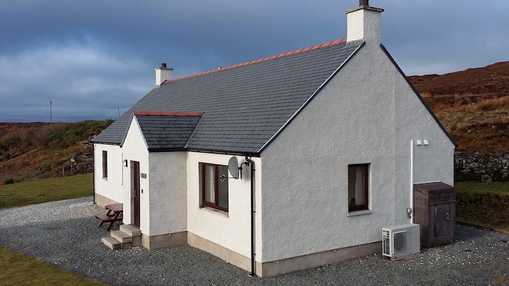 Spar Cottage - Rural With Spectacular Sea Views - Skye