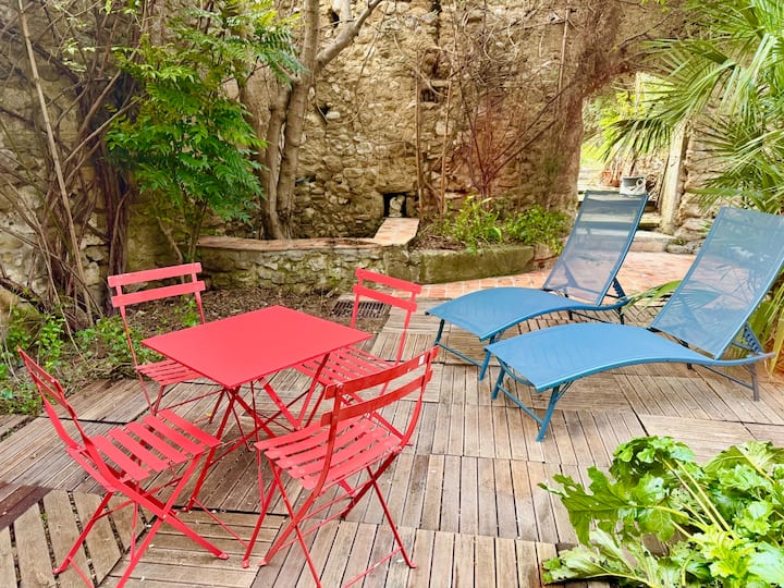 Le Jardin De Grignan - L’échappée Belle - Grillon