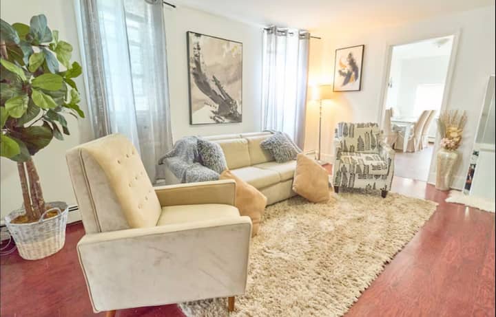 Experience The City From A Welcoming Space - Weehawken, NJ