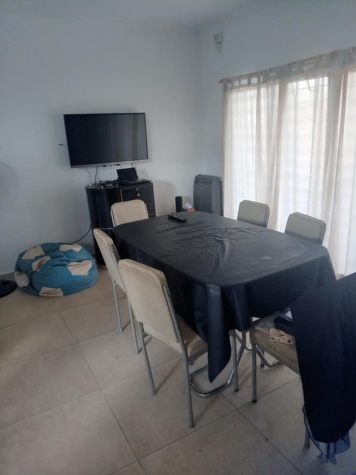 Alquilo Casa 1 Hab Y Amplio Living Con Cama P 4 - San Nicolás de Los Arroyos