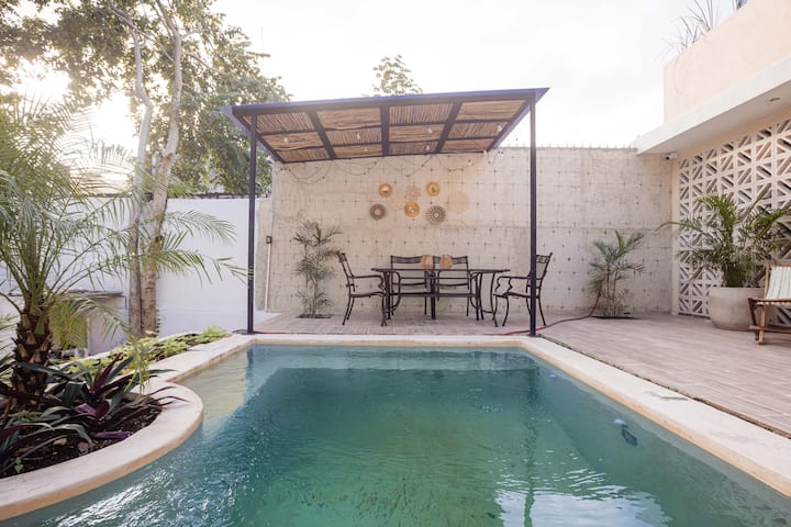 Casa  Alberca + Garaje | 2 Cuadras Paseo Montejo - Mérida