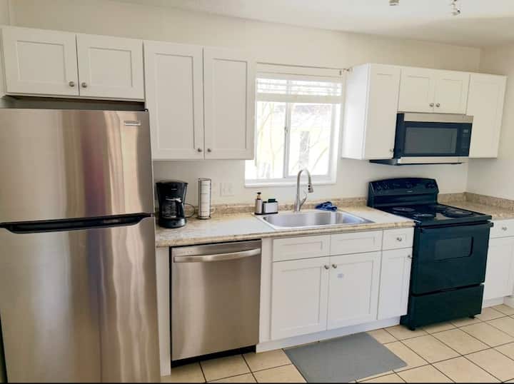 5 Min From Uf & Shands - 2br/2ba Apartment - Gainesville, FL