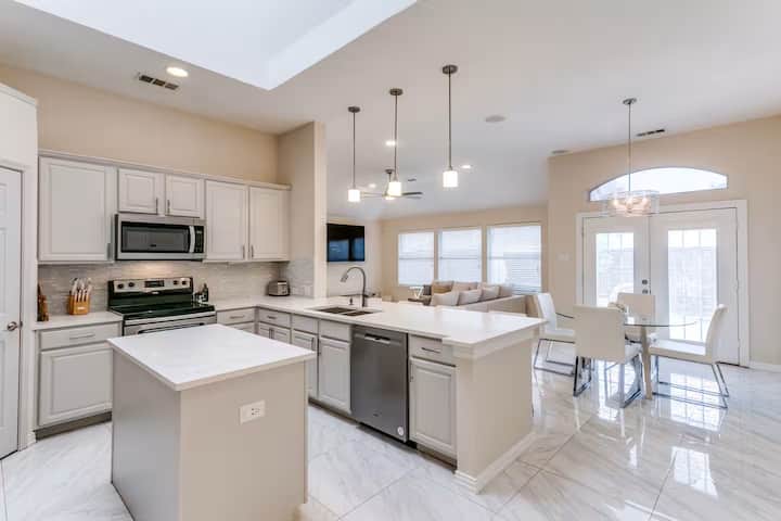 Beautiful Home W/ Game Room-world Cup Ready! - Grapevine, TX