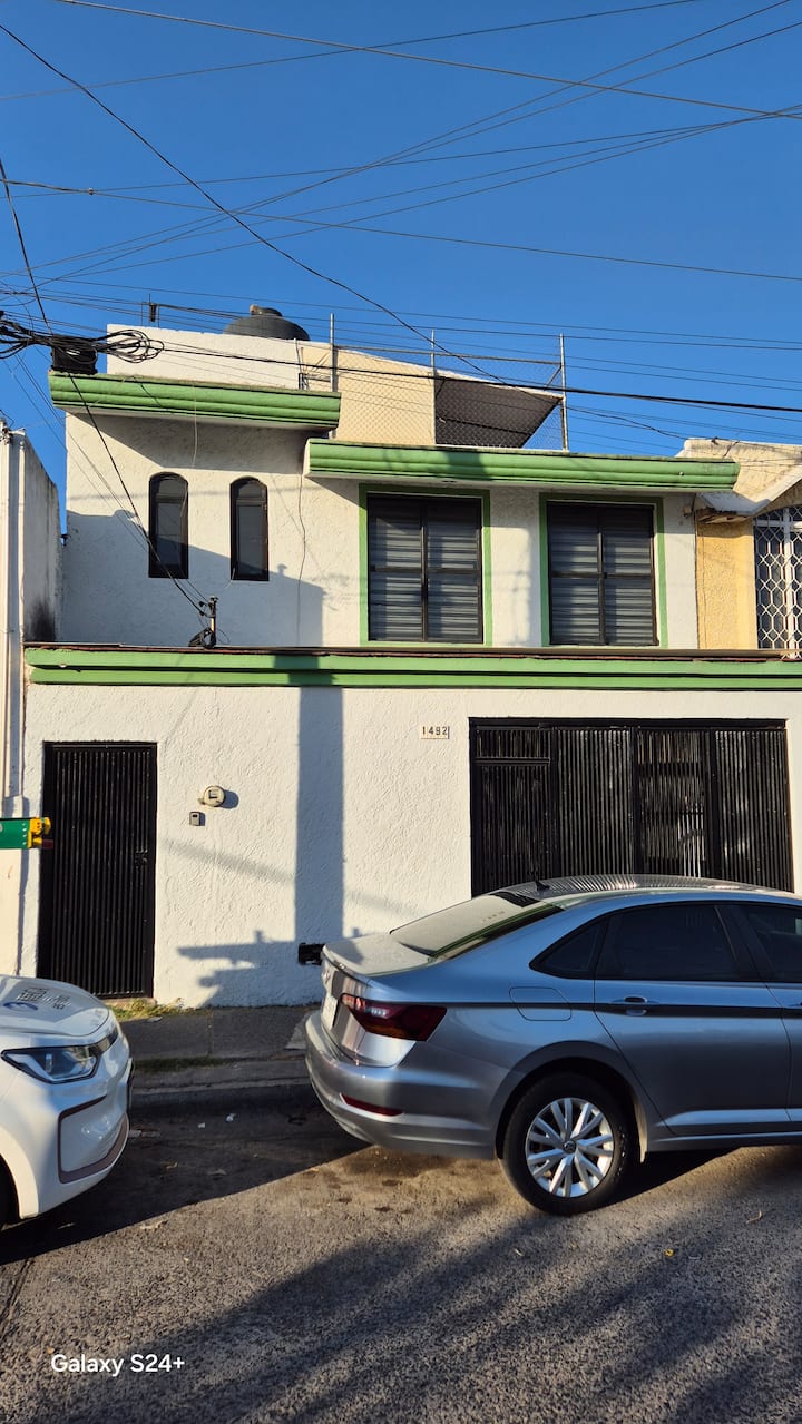 Casa Completa 5 Recámaras Para 10 En Gdl - Guadalajara