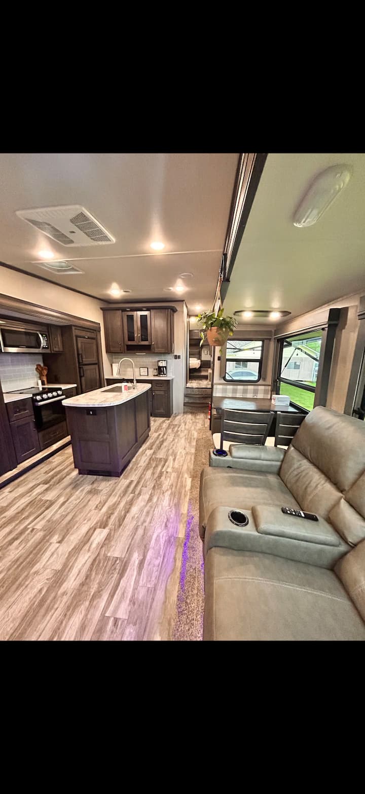 Smoky Pines Retreat - Forks, WA