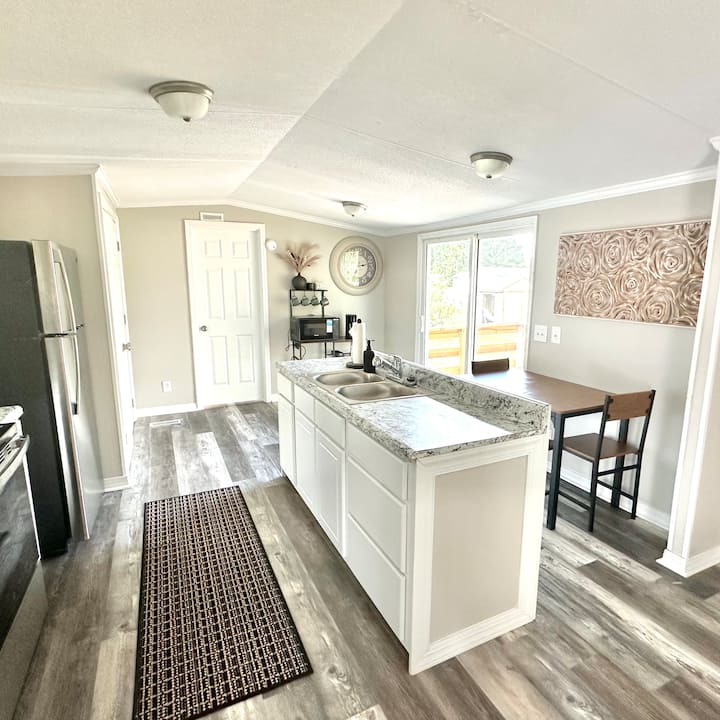 Southern Home | Work-ready Stay - Greenville, NC