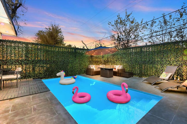 Luxury Spacious House -Pool - Arcade -Poker Lounge - North Las Vegas, NV