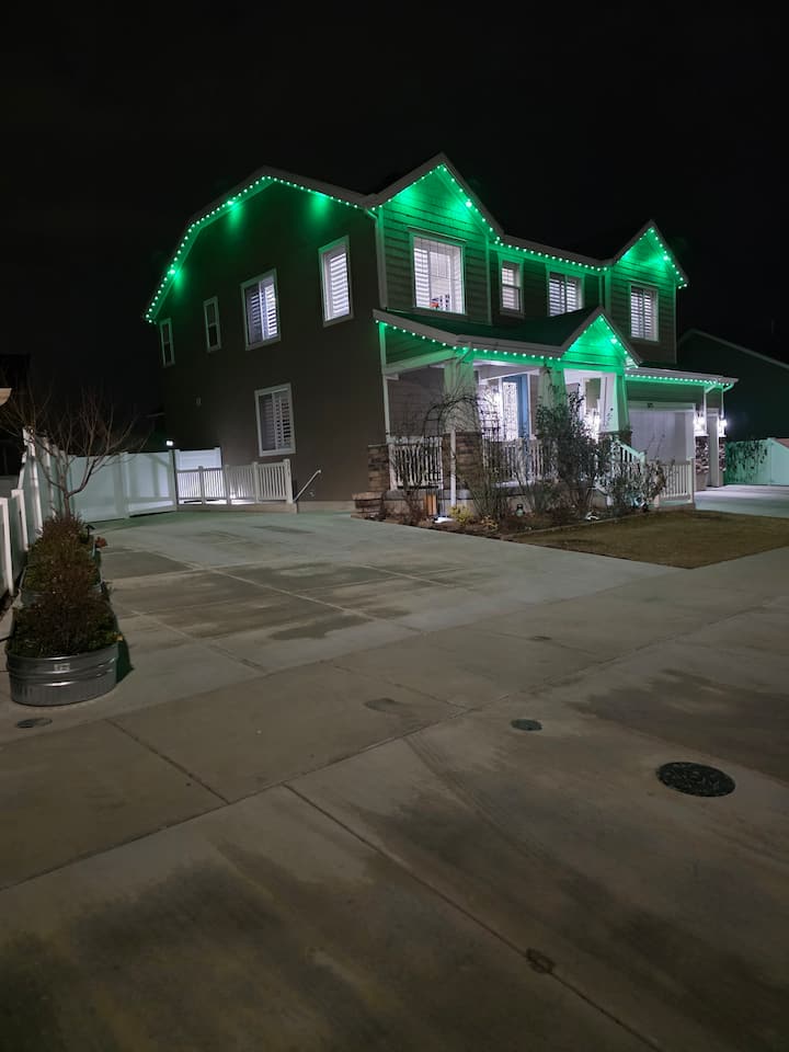 Entire Basement Apt | Sleeps 4 | 3 Parking - Provo, UT