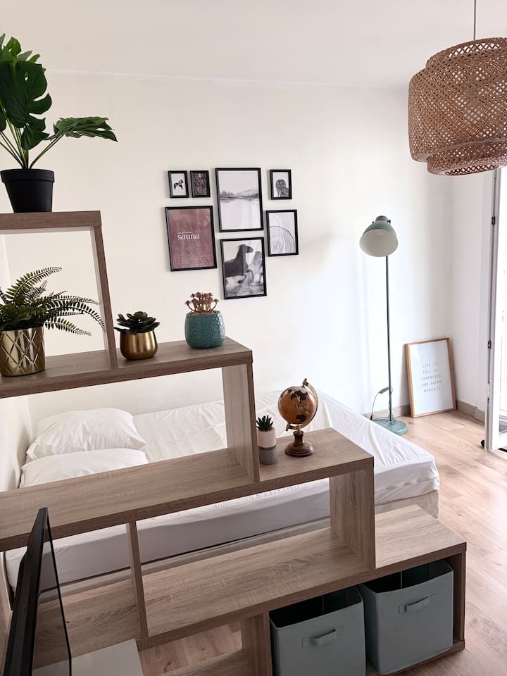 Joli Studio* 3min Du Métro* Terrasse - Marseille