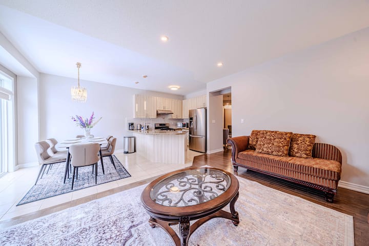 4br Bright Parkside Retreat Near Yyz & Wonderland - Brampton