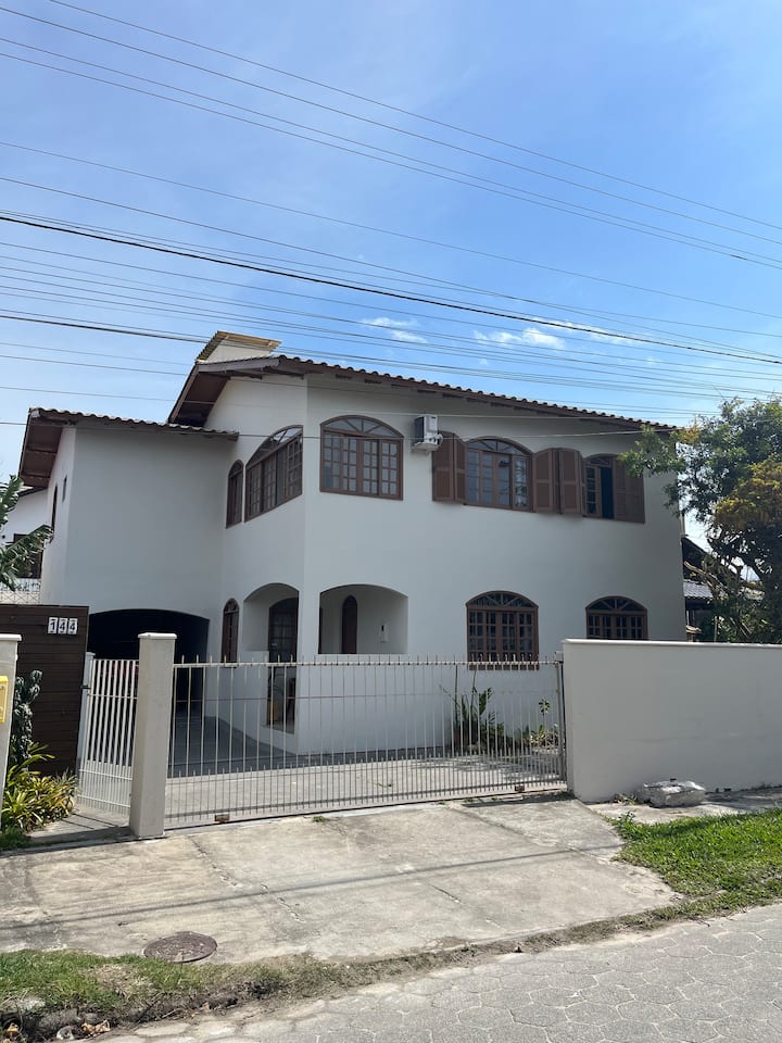 Casa Arybé- 100m Da Beira Da Praia No Campeche. - Florianópolis