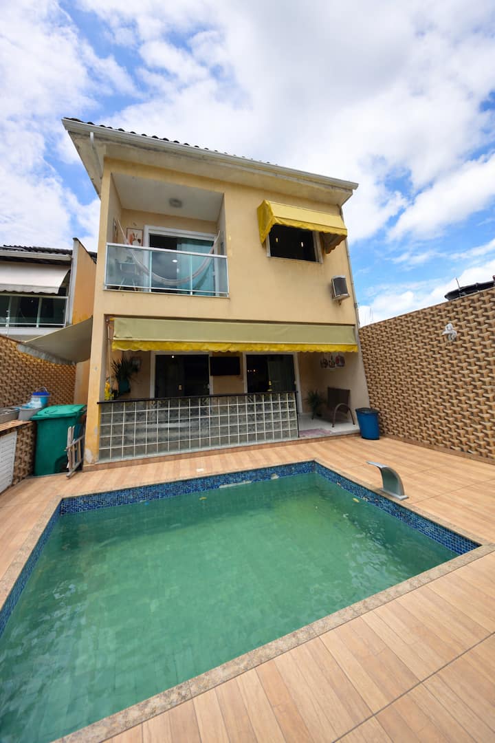 Alugo Ou Vendo Casa Dúplex 
4 Quartos 
6 Banheiro - Niterói