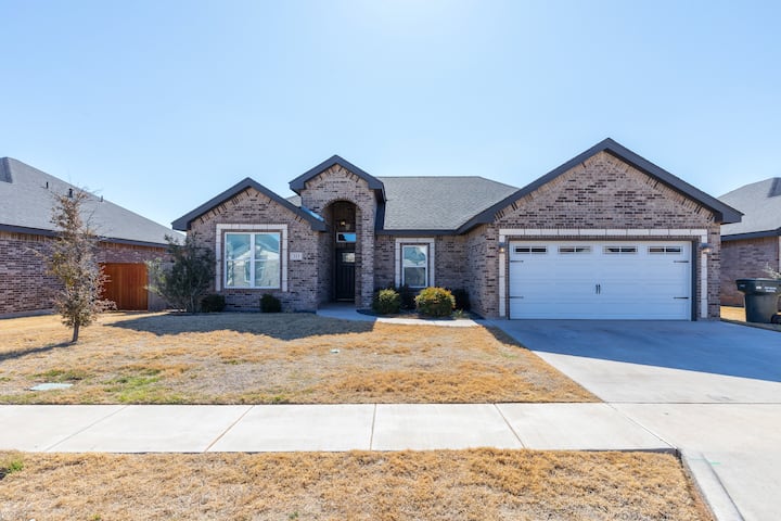 Stay Awhile 4 Bed 2 Bath - Abilene, TX