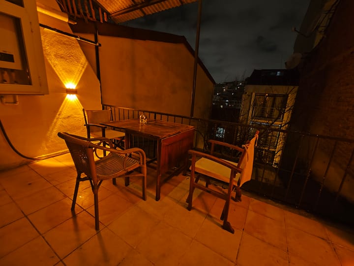 Quiet & Central Flat With Balcony – Harbiye/taksim - Beykoz