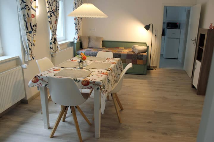 Dampfnudelwohnung - 2 Zimmer, Küche, Bad, Wc - Kandel