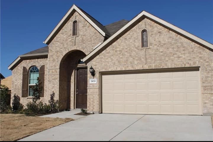 Cozy Home On A Golf Course And Neighborhood Pool! - Texas Motor Speedway