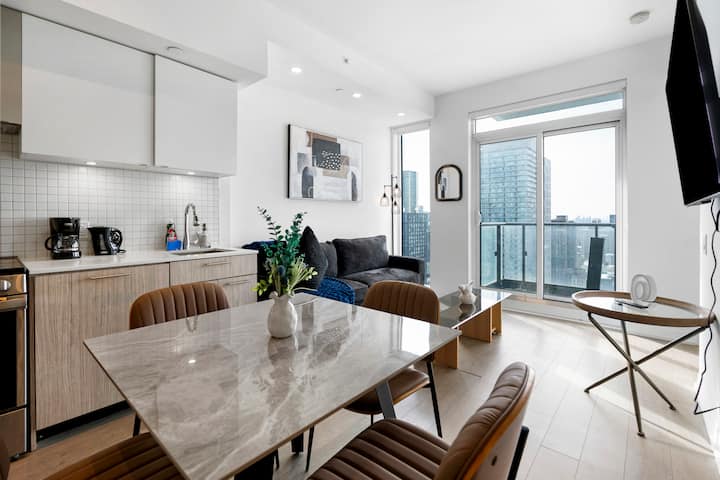 Chic 2br Near Yonge Street And Dundas Square - Toronto