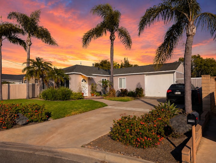 Newport Mesa Coastal Canyon Home, Close To Beach - Costa Mesa, CA
