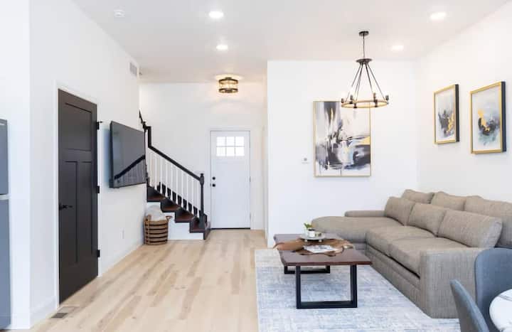 Lakehouse Luxe - Lakeview, OH