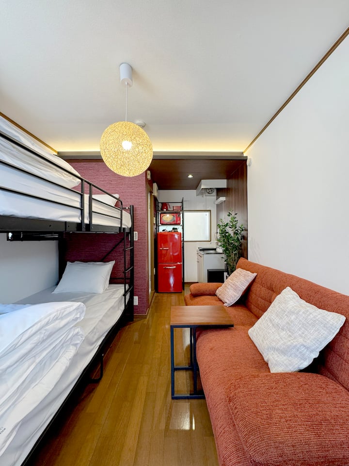 【深大寺・最大3名】赤のレトロ家電に囲まれる遊び心ある空間 / 高速バス停徒歩4分 - Chofu