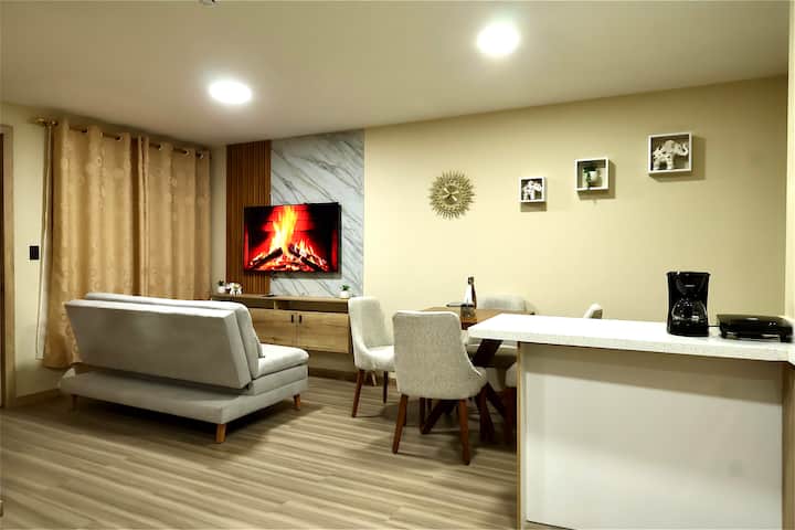 1br Suite W/ Private Terrace & Cathedral Views - Cuenca