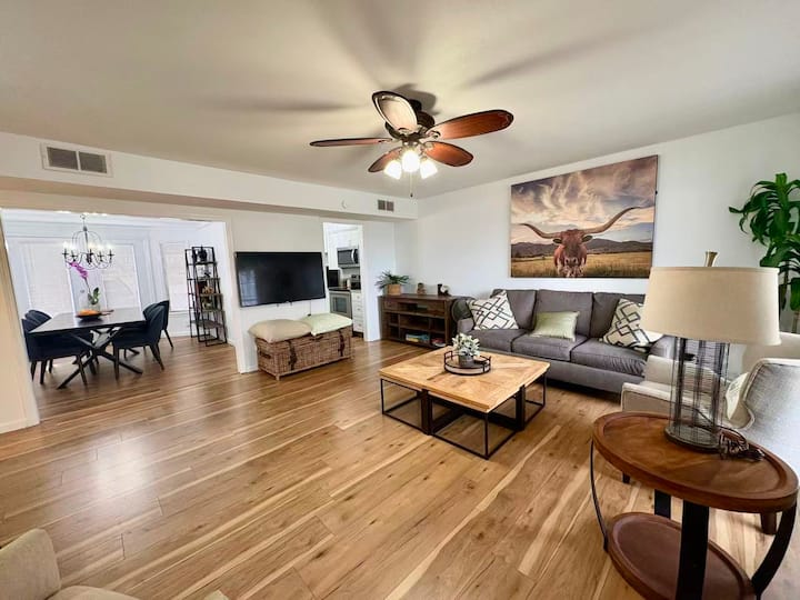 Lake View, Two-story Condo In Garland, Texas. - Garland, TX